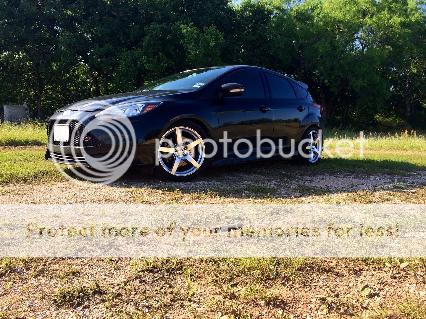 After a sporty 5-spoke wheel? If so, the Voxx MGA may be for you ...